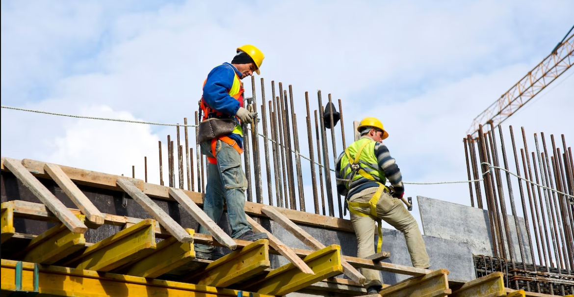 Ways To Maintain a Safe Work Environment on Construction Sites - BAM NI